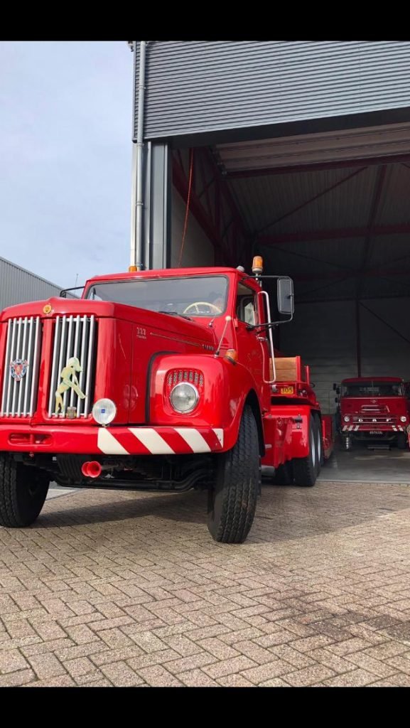 Scania 111 6x4 in Nieuwstaat! - van Elst Kraanverhuur & Transport B.V.